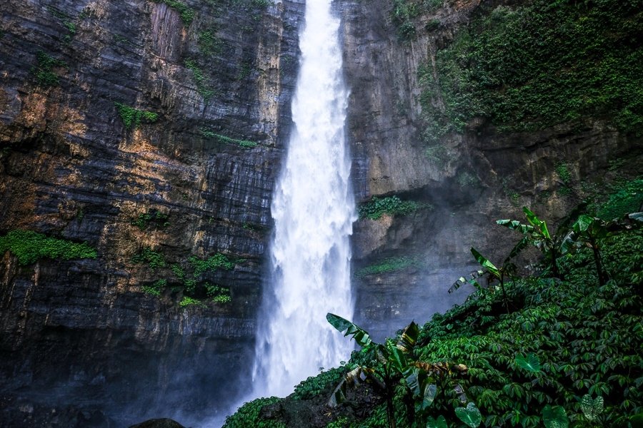 Cascada Kapas Biru: Guía Definitiva para Mochileros en Java Oriental